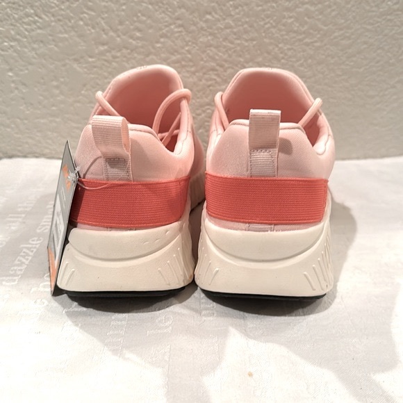 Avia | Shoes | Avia Pink Geo Comfort Sneaker | Poshmark